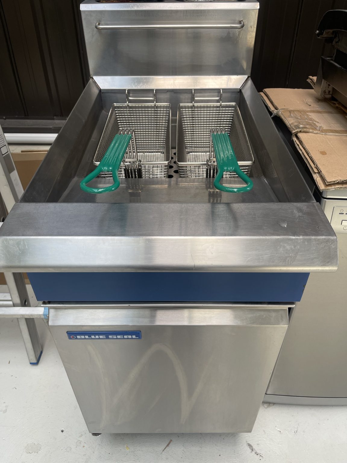 Blue Seal GT45 DEEP FRYER - Kevco